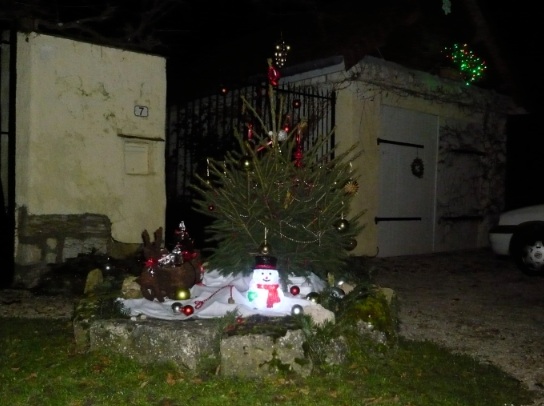Les maisons décorées pour Noël – BIENVENUE À TROCHÈRES. Côte-d'Or -Site ...